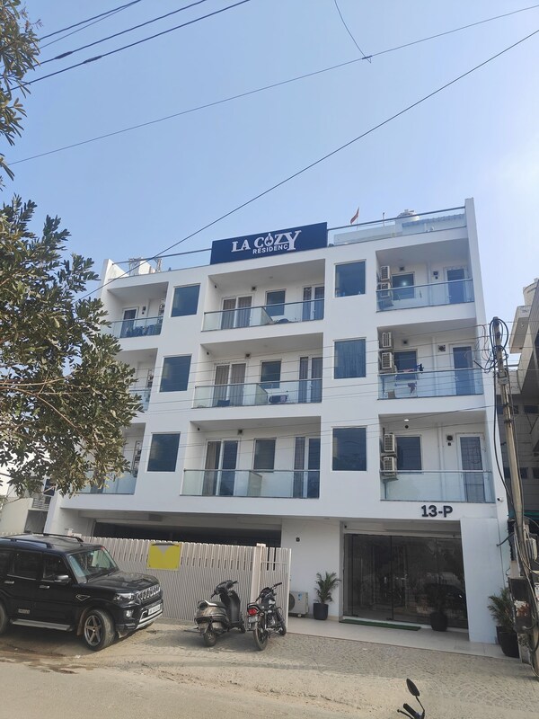 La Cozy Residency - Gurugram