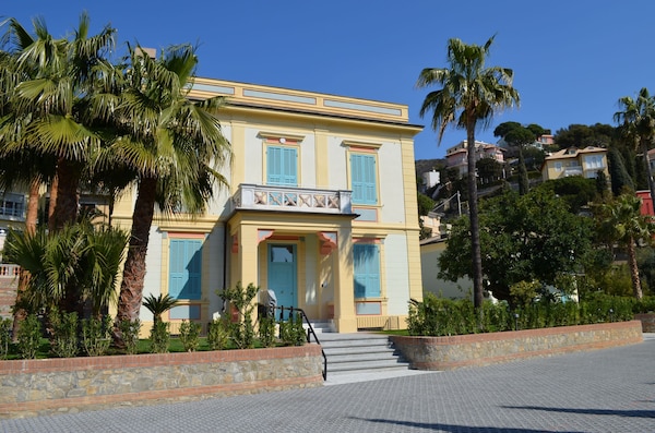 Alaxia Exclusive Apartments - Alassio