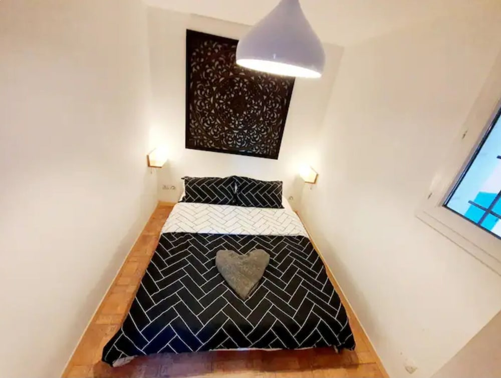 Petite Maison Entière - Parking & Piscine - 4 Personnes - Sénas