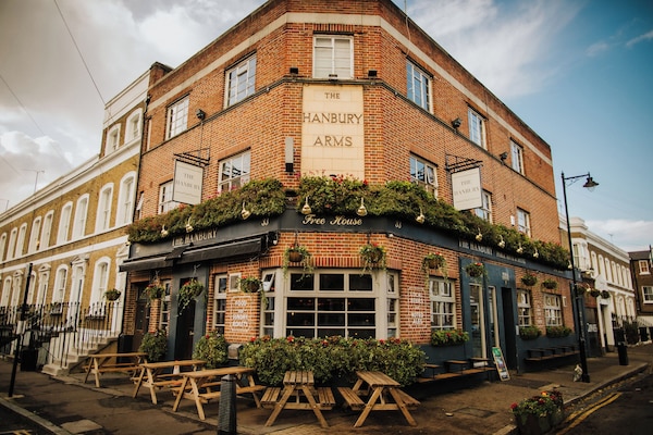 The Hanbury Townhouse - Leyton