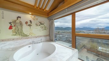 Quarto Duplo Panorâmico | Casa de banho | Artigos de higiene pessoal grátis, um secador de cabelo