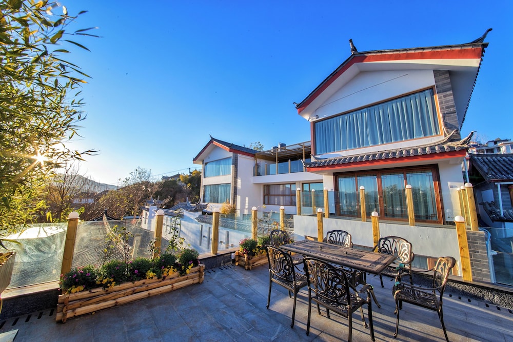 Cloudhaven Retreat (花开花落半山居) - Lijiang