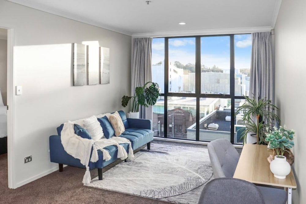2br Newmarket Retreat: Cozy Stay On Broadway - Auckland