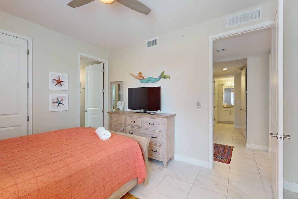 Resort Style Amenities, Family And Dog Friendly Luxurious Home, Close To Beaches - Holmes Beach, FL