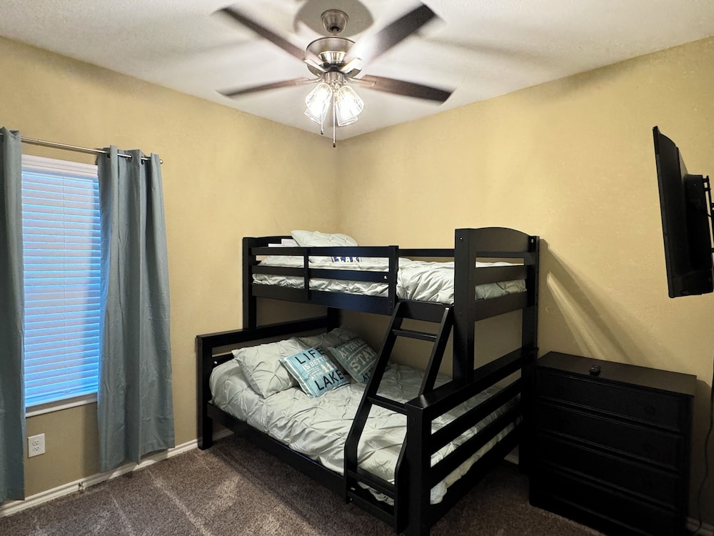 Charming 3-bedroom House With Wifi And Ac In Enjoyable West Tawakoni - ポイント, TX