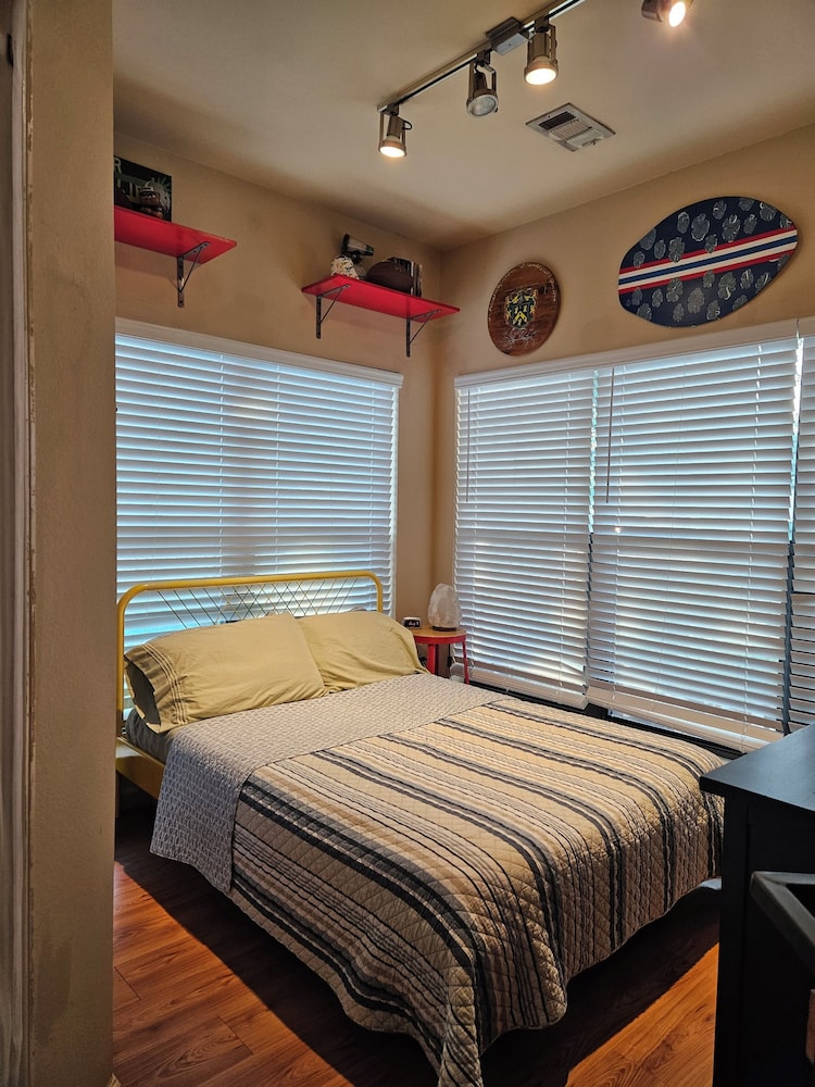 Cozy 2-bedroom Apartment In So. Austin With Backyard, Wifi, Fitness Room, Pool - Buda, TX