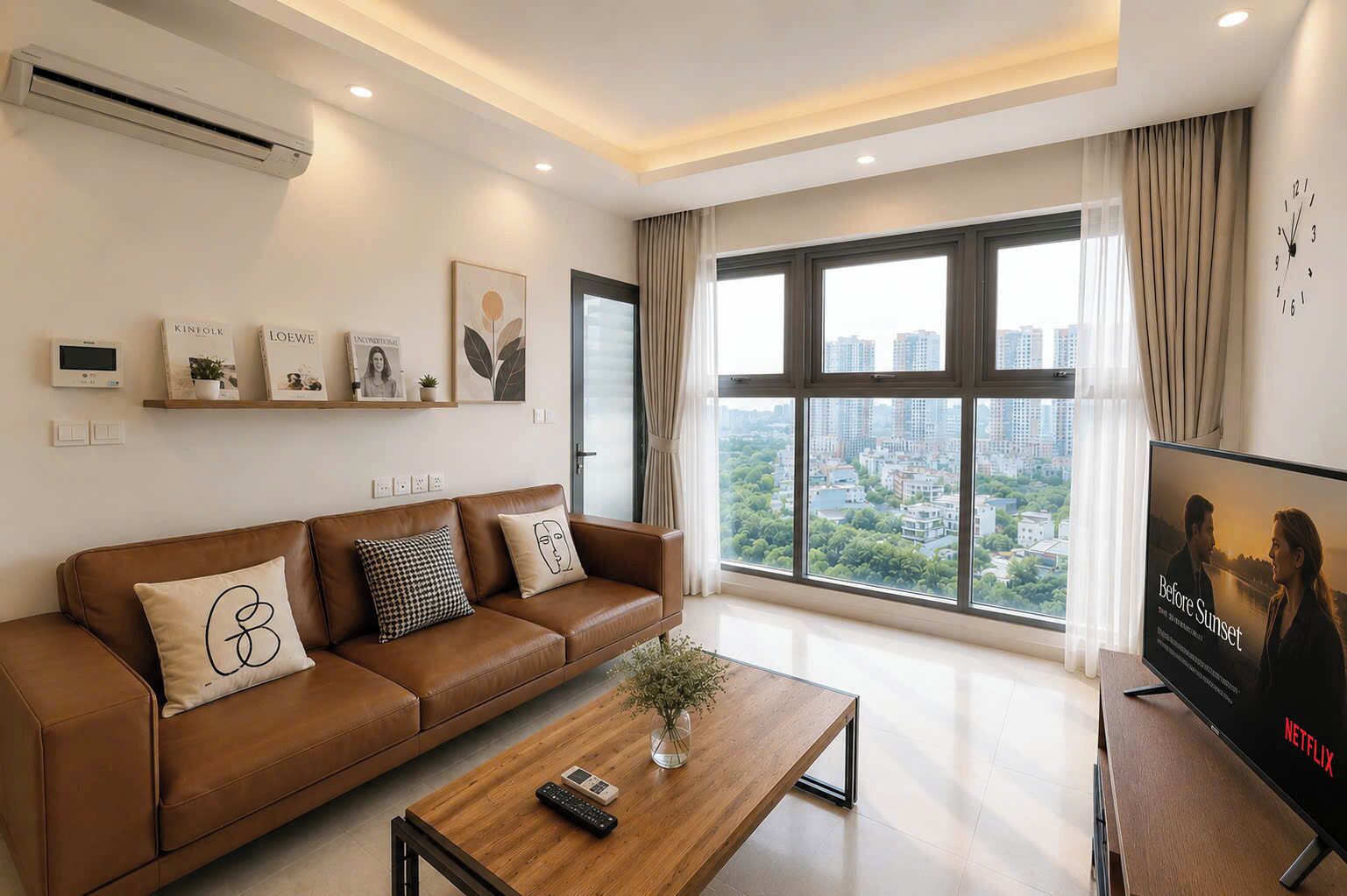 Apartamento Superior, 1 quarto, cozinha, Vista para a cidade | Sala de estar | Televisor de 35 polegadas com canais por cabo 