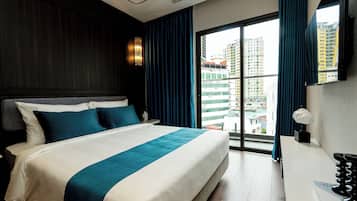 Apartamento Deluxe, 2 quartos, Vista para a cidade | 2 quartos, cofre no quarto, quartos insonorizados