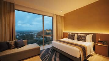 Quarto Deluxe, 1 cama king-size, vista para a montanha | Minibar, cofre no quarto, secretária, ferro/tábua de engomar