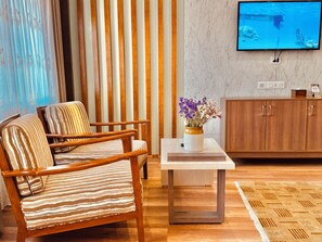 Quarto Duplo de Luxo, 1 cama king-size, Vista para a cidade | Wi-fi grátis 