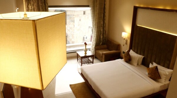 Moon And Mars Resort - Kanpur