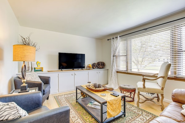 < 1 Mi To Lambeau Field: Green Bay Home W/ Grill! - Green Bay, WI