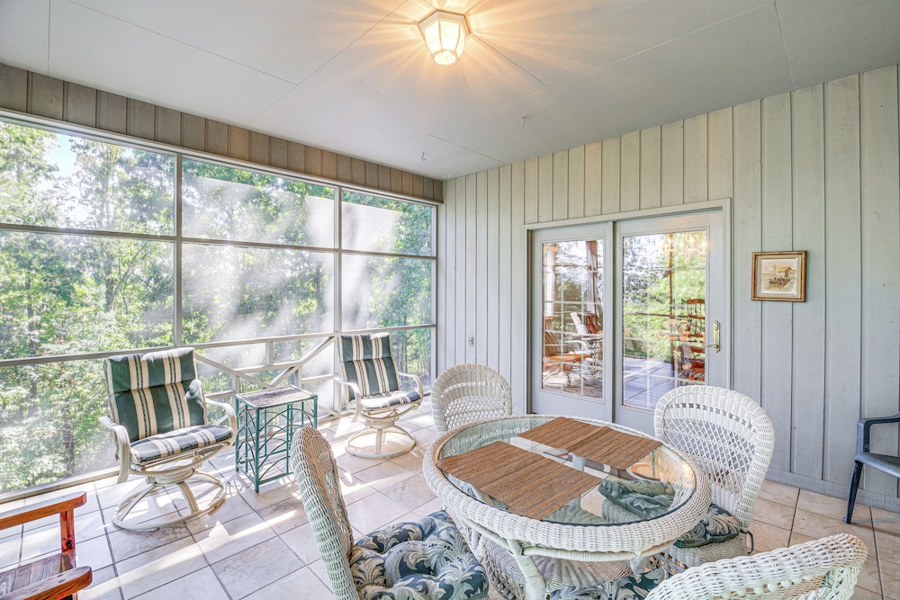 Spacious Home W/ Hiking Trail Access In Bristol! - Bristol, TN