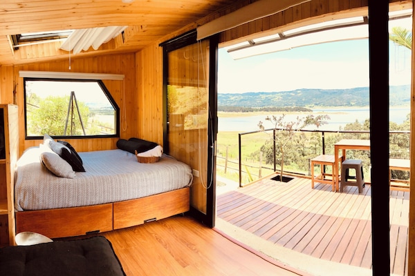 Secretária adequada para computadores portáteis, Wi-fi grátis