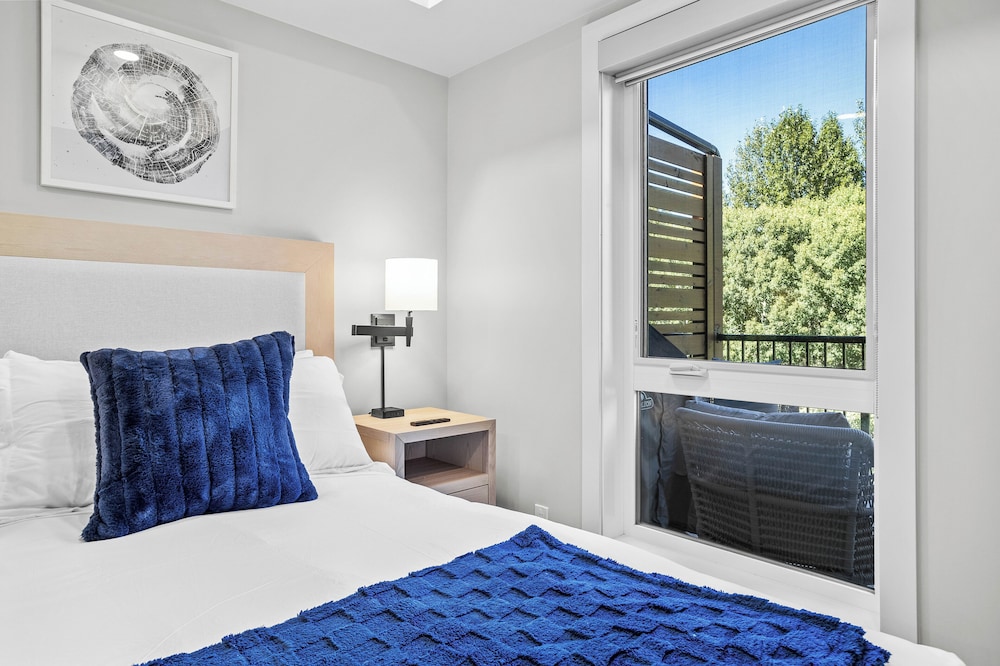 ☀️Rocky Mountain Creekside Retreat|top Floor Brand New Unit☀️ - Canmore
