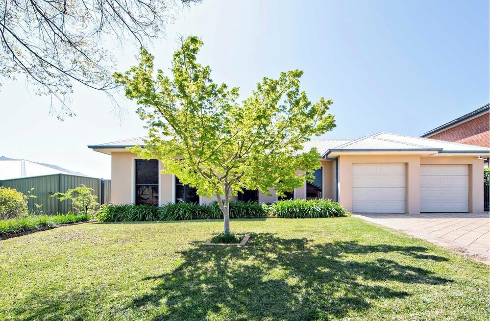 Thorby House - Comfort & Convenience, Pets Allowed - Dubbo | Vrbo
