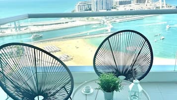 Apartamento exclusivo, 2 quartos, sacada, vista para o mar | Cortinas blackout, Wi-Fi de cortesia