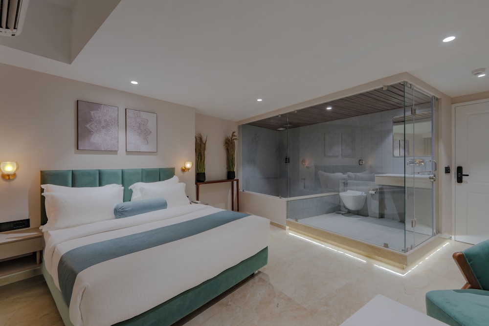 Hotel The Grand Suites - Ahmedabad