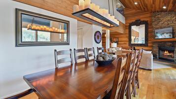 Condo, sacada | Opções para refeição no quarto