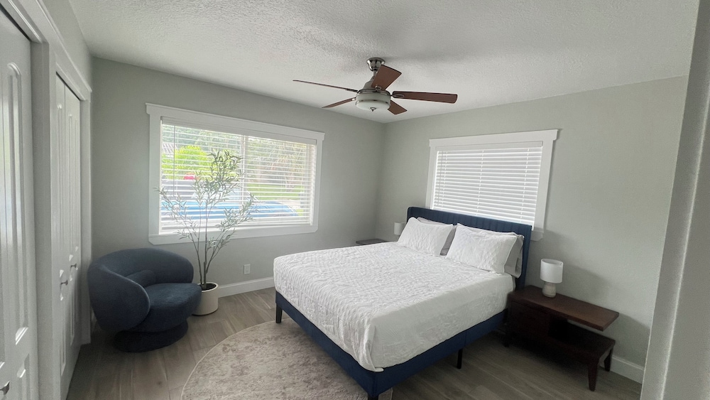 Stunningly Remodeled 3-bedroom Retreat In Prime East Boca Raton Location! - Boca Raton, FL
