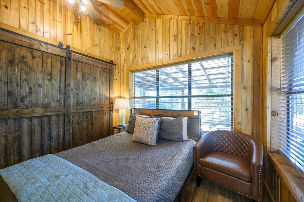 Tatva Cabin: Hochatown Nature Haven Near Lake, Wineries, Hiking ...