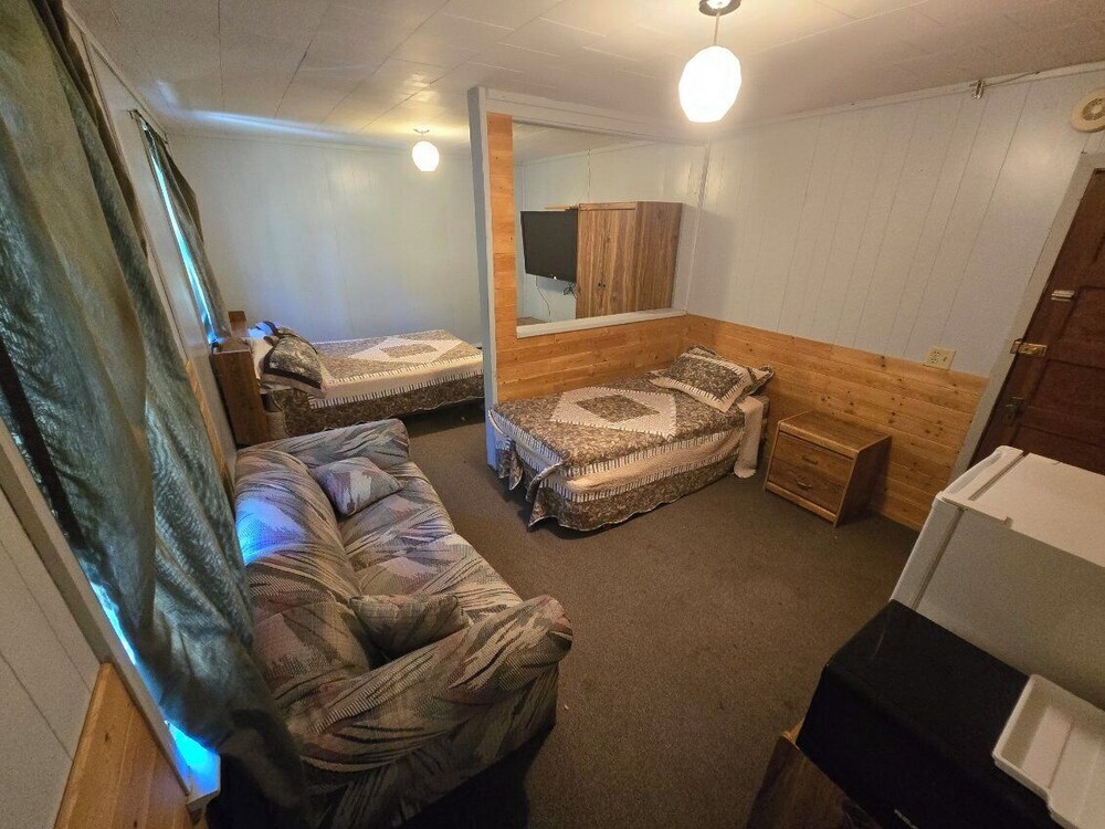 Coal Branch Hotel & Restaurant, Room 11 - Robb | Vrbo