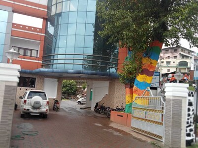 Hotel Kurunji Meridian