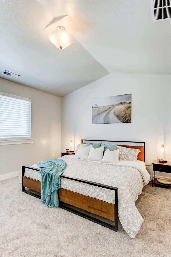 Golf Course Close By, Minutes From Uvu/byu - Provo, UT
