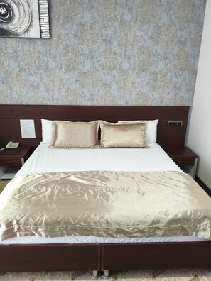 Quarto Duplo Standard | Casa de banho | Artigos de higiene pessoal grátis, um secador de cabelo 