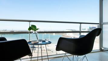 Apartamento clássico, 2 quartos | Sacada