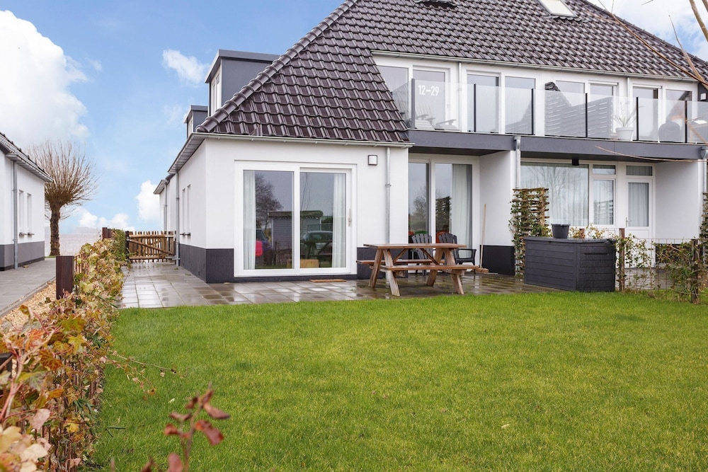 Apartment Located Directly On The Sneekermeer - Sneek