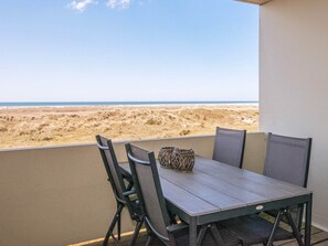 Apartamento conforto, 2 quartos | Vista para a água