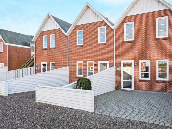 8 Person Holiday Home In Romo - Rømø