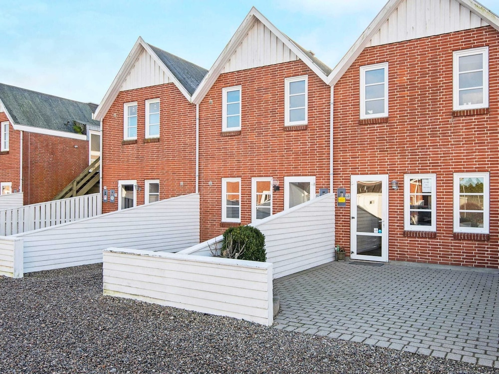 8 Person Holiday Home In Romo - Rømø