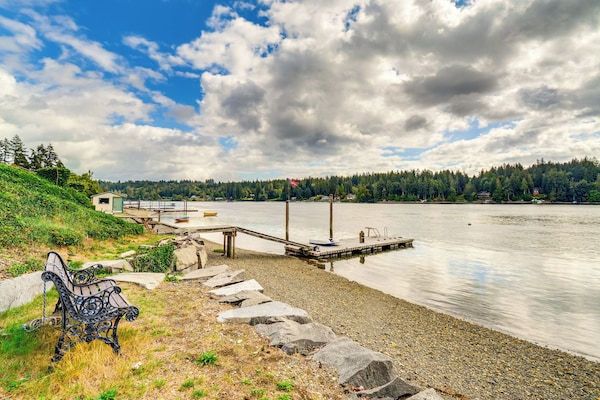 Bayfront Home W/ Private Beach In Vaughn! - Kopachuck State Park, Gig Harbor