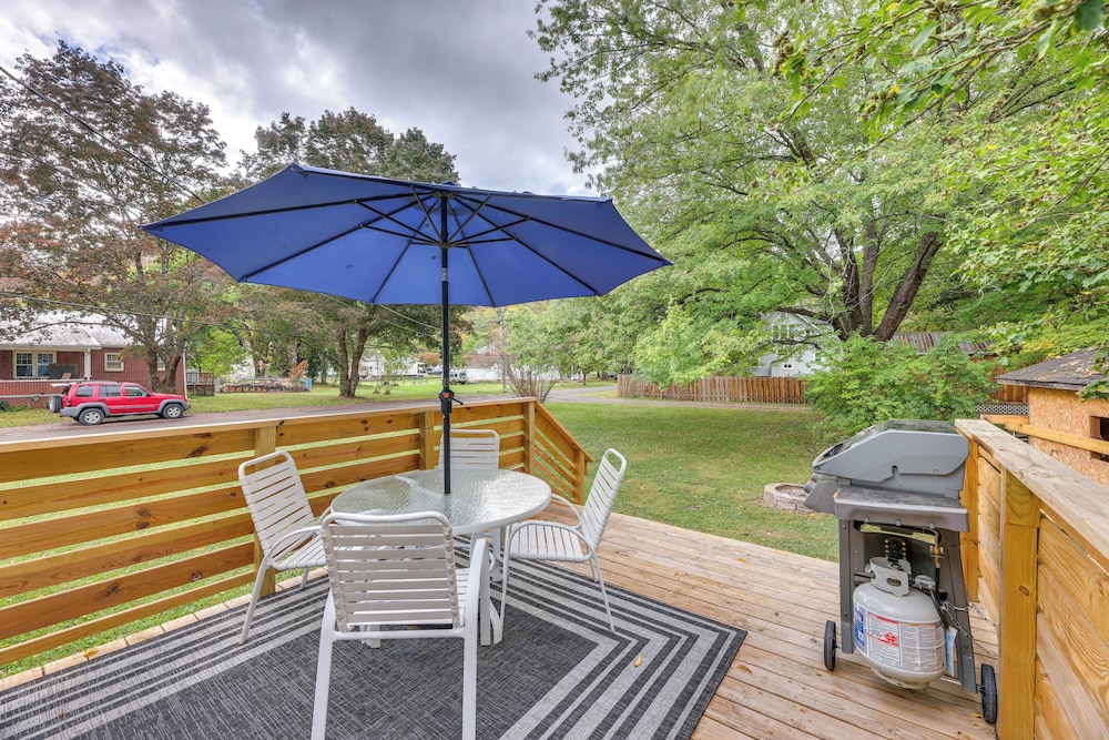 Greenbrier River Retreat W/ Deck - Steps To Trail! - Hillsboro, WV