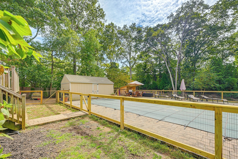 Pet-friendly Home W/ Hot Tub Near The Hamptons! - Long Island Game Farm Wildlife Park & Children's Zoo