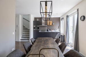 Apartamento clássico, 3 quartos | Opções para refeição