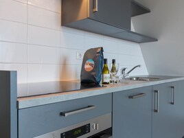 Apartamento Comfort, 1 quarto | Cozinha privada | Um forno, uma máquina de lavar louça, uma cafeteira/bule 