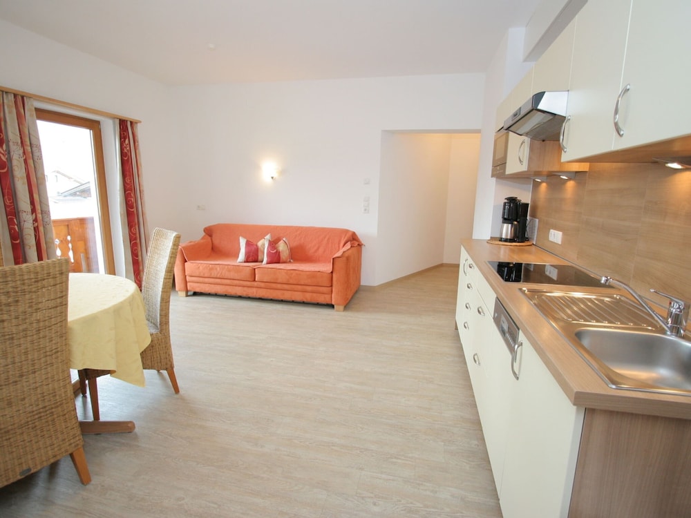 Spacious Apartment In Uderns Near Ski Area - Uderns