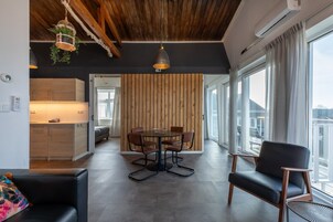 Apartamento Clássico, 2 quartos | Restaurantes