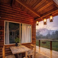 Cabana, vista para a montanha | Wi-Fi de cortesia, roupa de cama