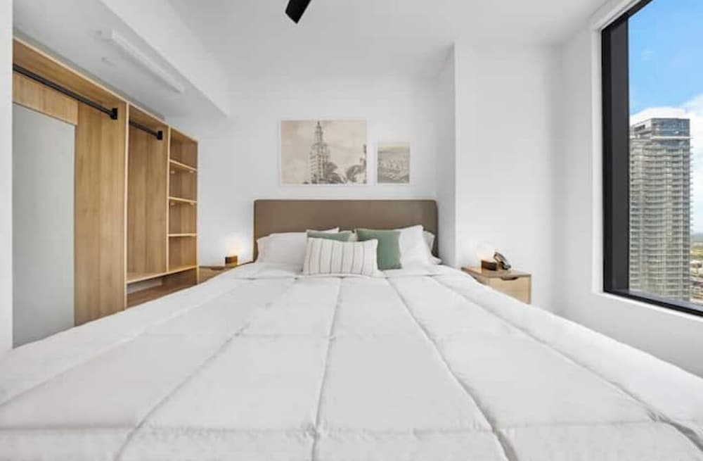 New Condo In Heart Of Downtown W Resort Pool & Gym - Coral Gables, FL