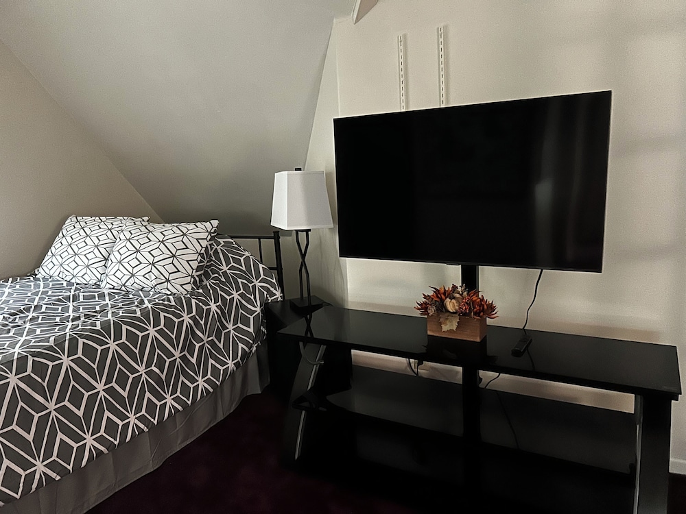 Family House, Close To The Stadium, 10 Minutes To The City Center, And To The Lake. - Milwaukee, WI