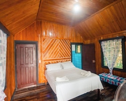 Quarto solteiro básico, sacada, vista para a lagoa