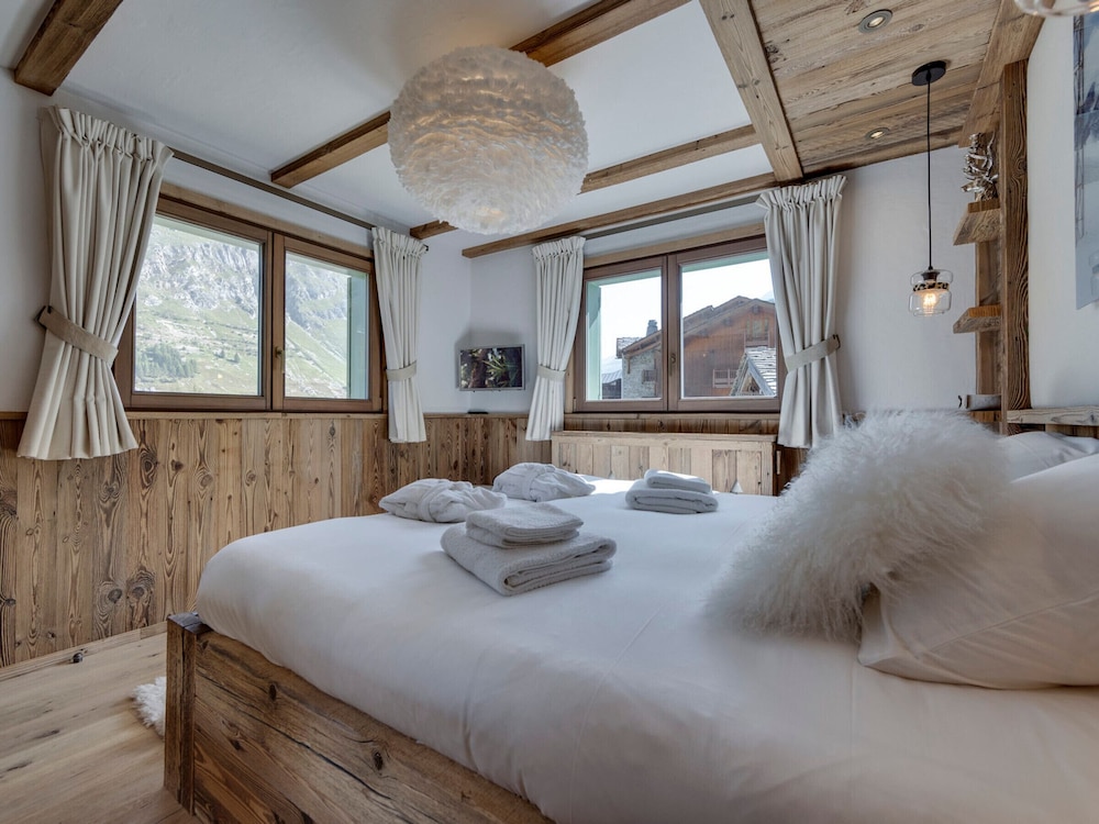 Ski-in/ski-out Chalet With Pool And Sauna In Val-d'isère - Val-d'Isère