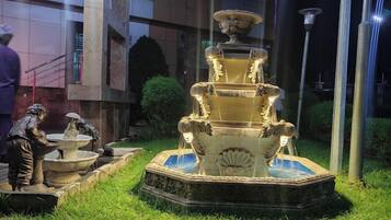 Piscina com cascata