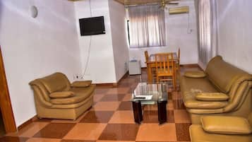 Quarto Comfort, varanda, Vista para a cidade | Sala de estar
