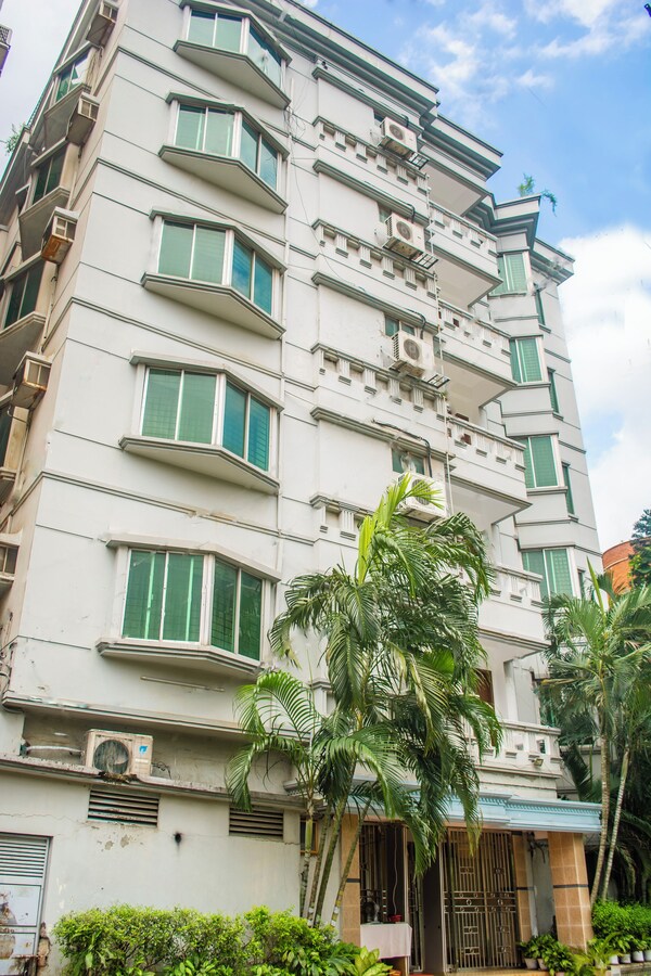 Laurel Lakefront Hotel - Dhaka