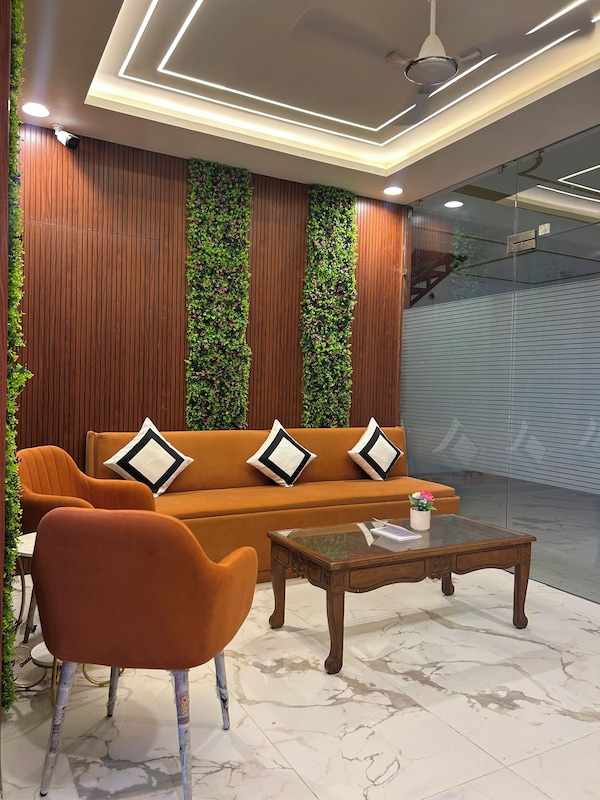 Jaipur Qila-boutique Hotel And Roof Cafe - Jaipur